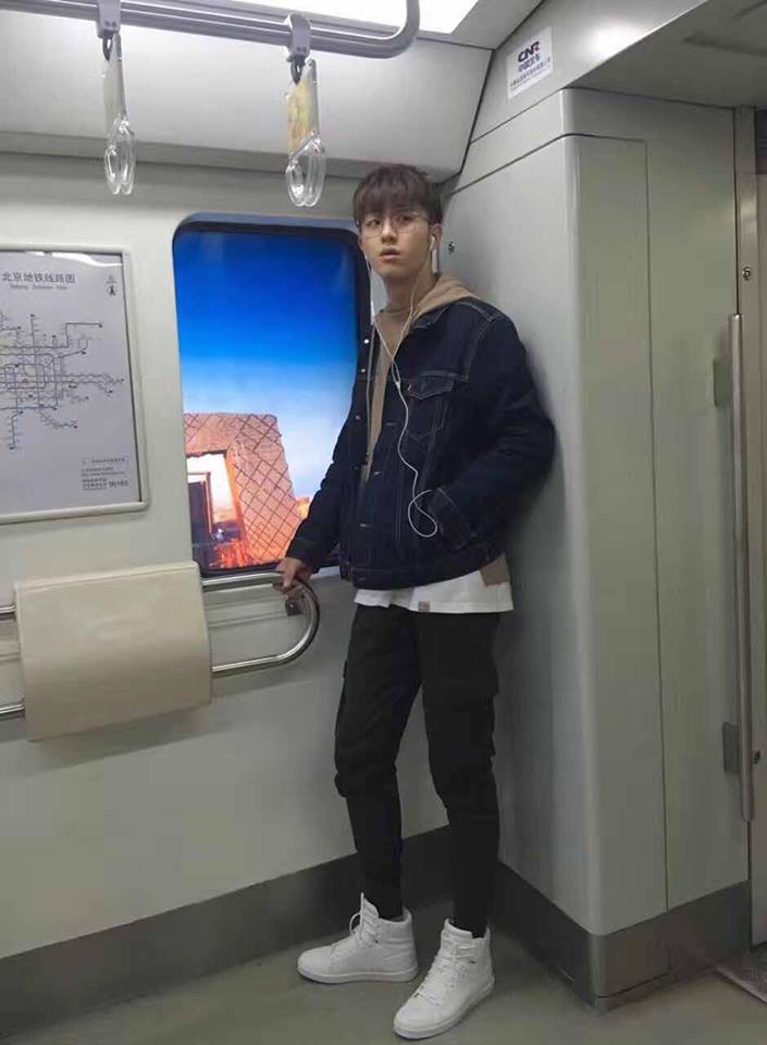 Tuyển tập dàn trai đẹp chứng minh: Cứ đi tàu là thể nào cũng bắt gặp ...