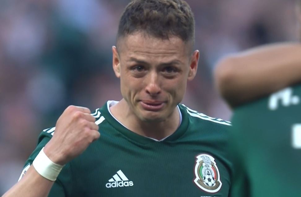 Chicharito khóc nức nở sau khi thắng sốc tuyển Đức