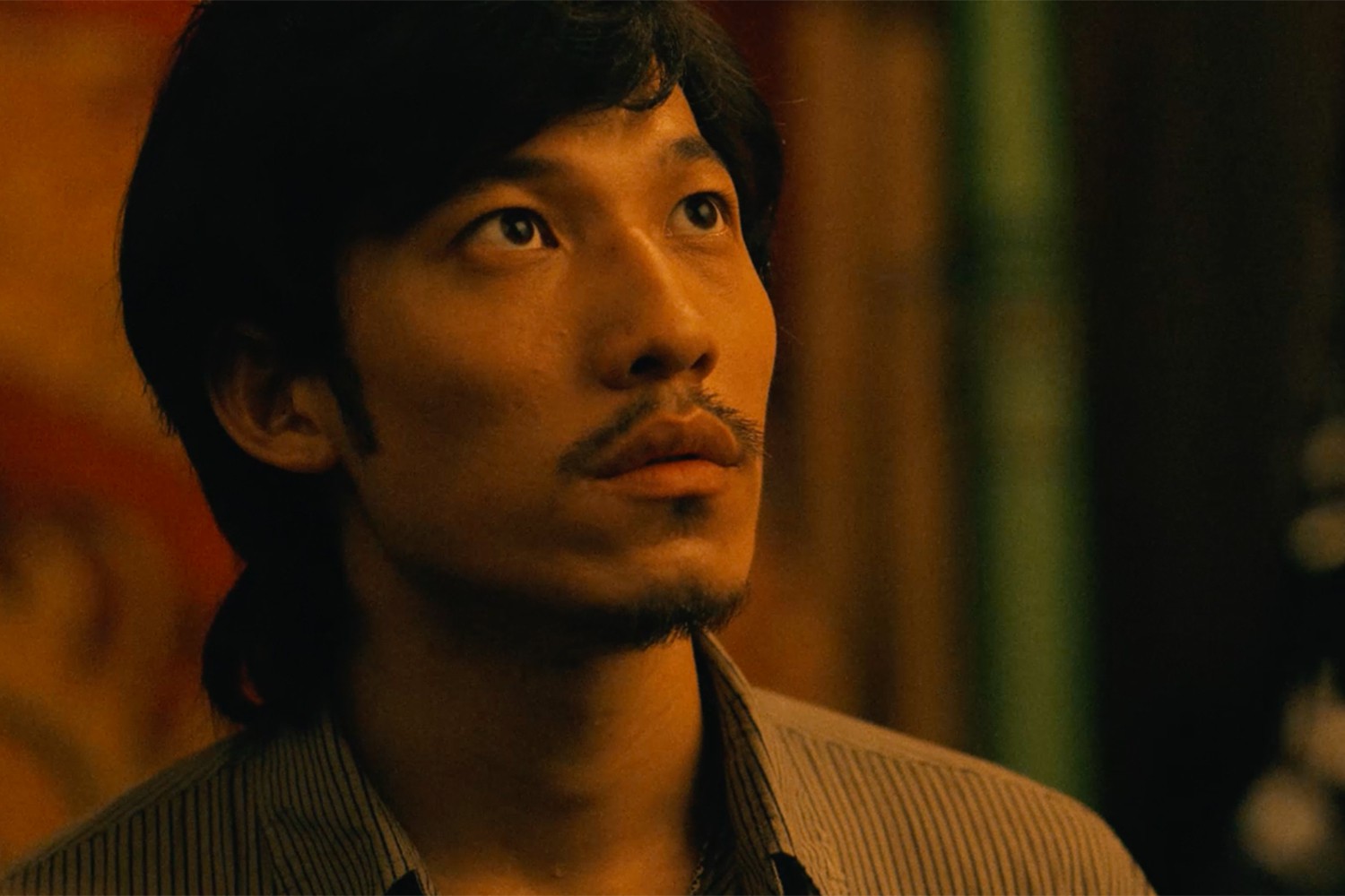 Isaac bị giang hồ đòi nợ, đốt đồ diễn trong trailer "Song Lang"