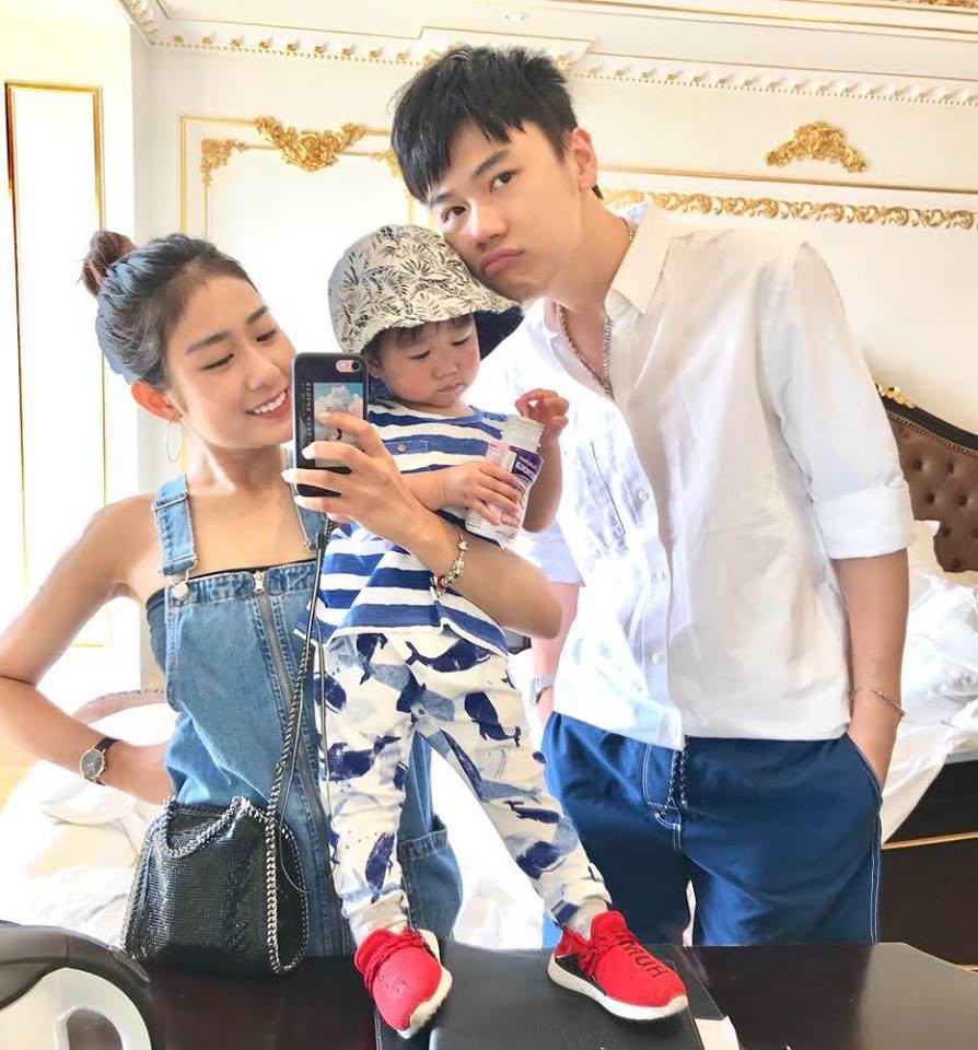 Năm 17 tuổi, Trang Lou đã tặng Tùng Sơn một cuốn sổ với đầy hình vẽ dễ ...