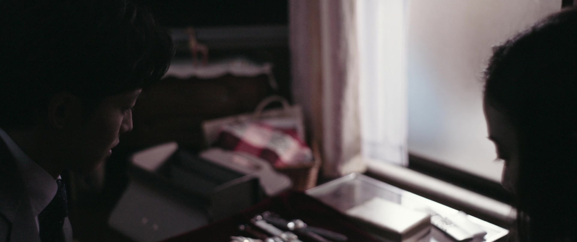 Khao khát ái dục đến mờ mắt của nàng thơ đa tình trong "Loài Chim Vô Danh"