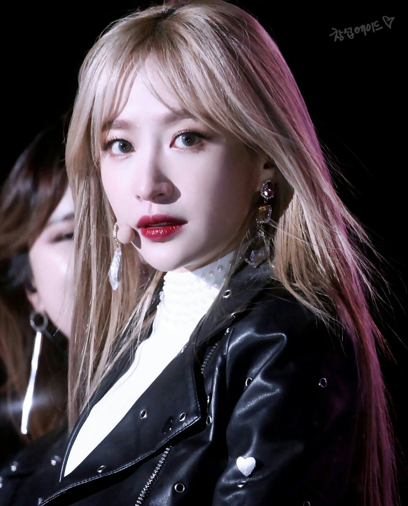 Các idol tiết lộ công ty của họ quy định như thế nào về chuyện hẹn hò ...