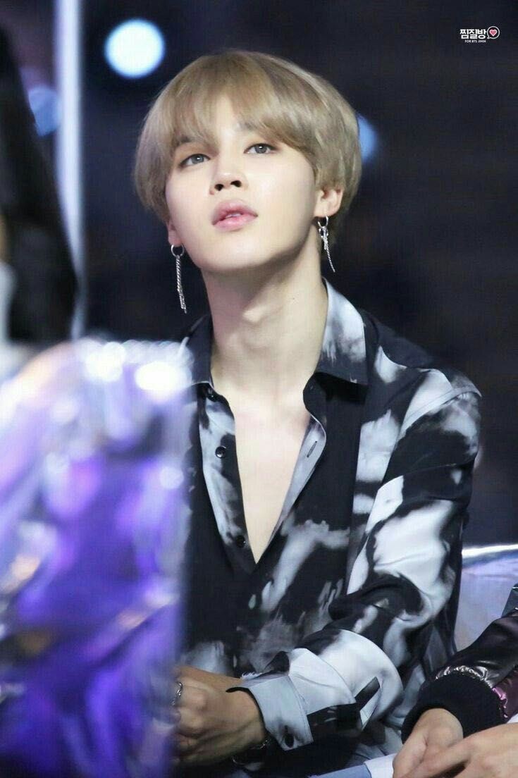 Với 4 level khuyên tai khủng cỡ này, BTS ắt sẽ đánh bại mọi cô gái ...