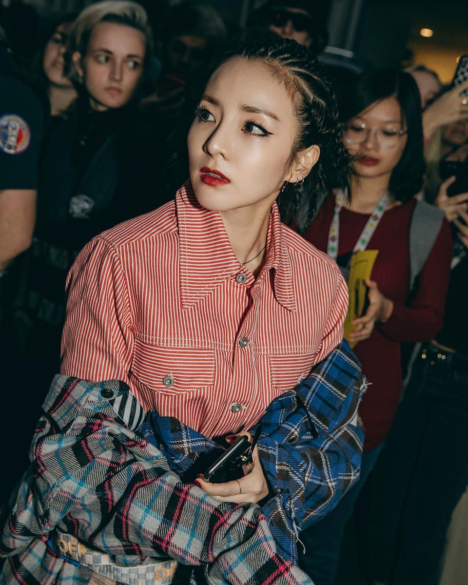 Màn chạy sô chóng mặt của Dara tại 5 sự kiện quốc tế Paris: Khi đẹp như ...