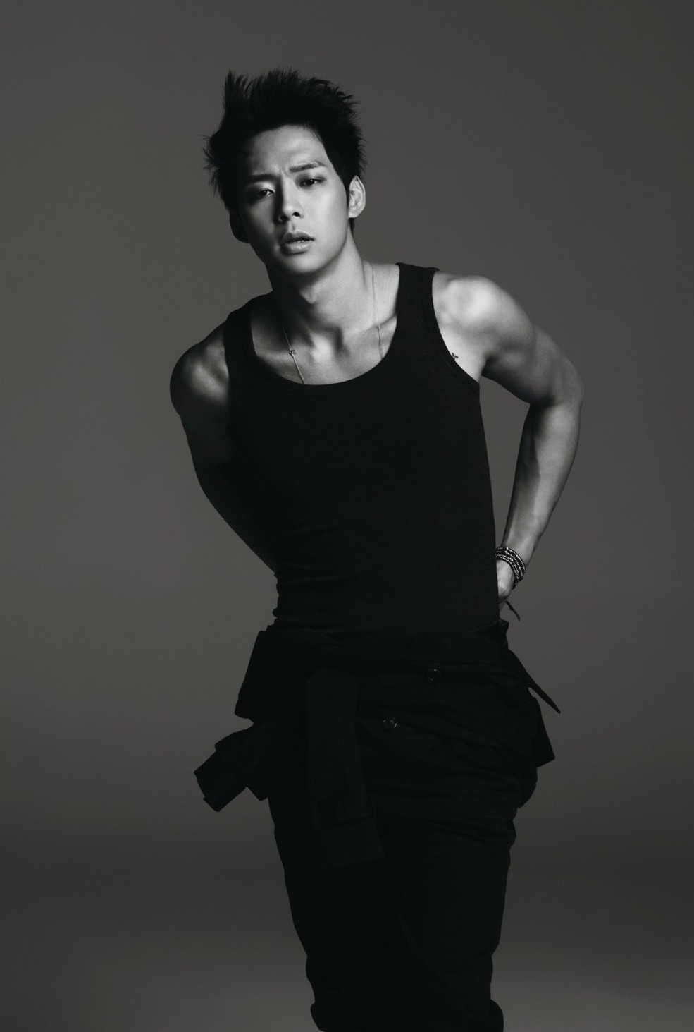 Nạn nhân bị chó của Yoochun cắn tiết lộ: "Tôi phải khâu 80 mũi trên mặt ...