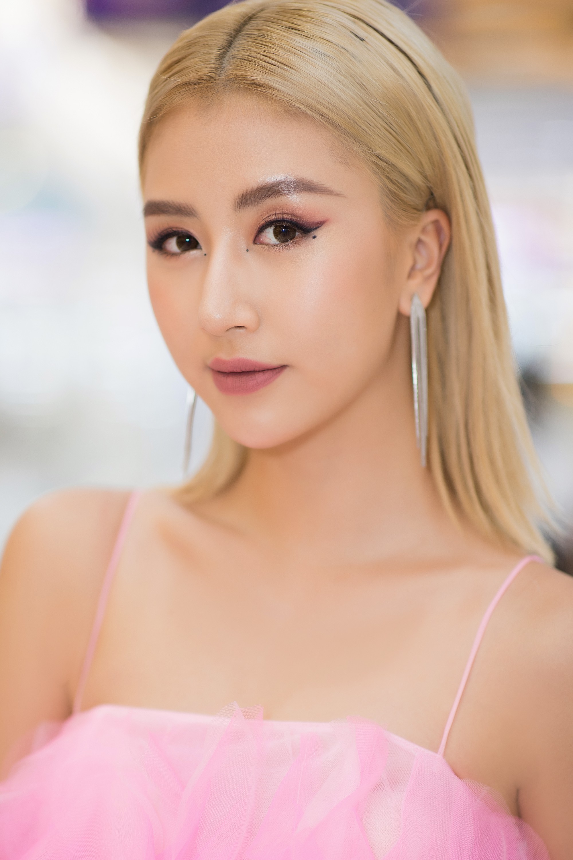 Không nhờ yếu tố này thì Quỳnh Anh Shyn ắt sẽ là "vai phụ mờ nhạt ...