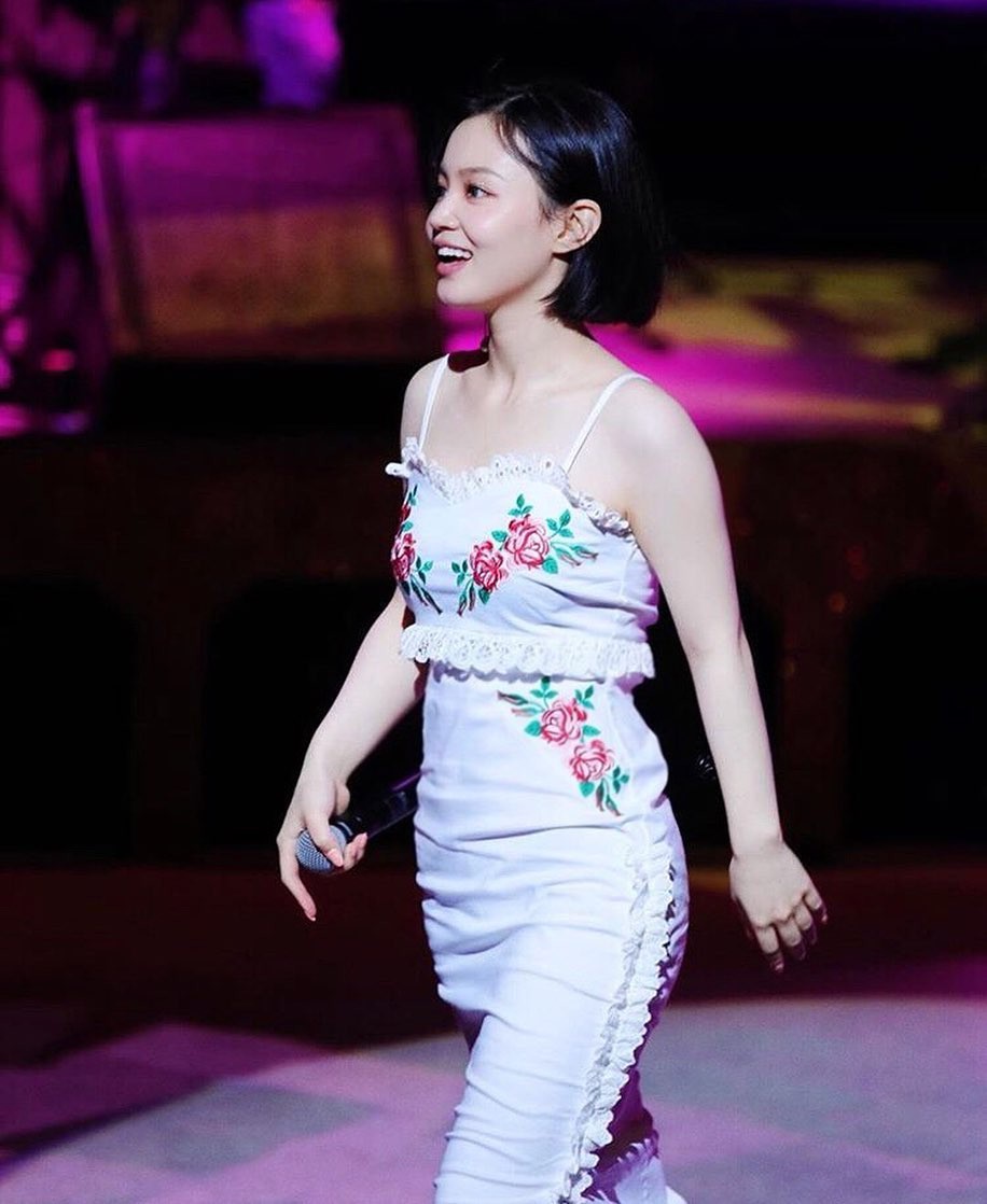 Thương lắm Lee Hi: lâu lâu mới chơi lớn "hở bạo" mà dân tình chẳng thèm ...