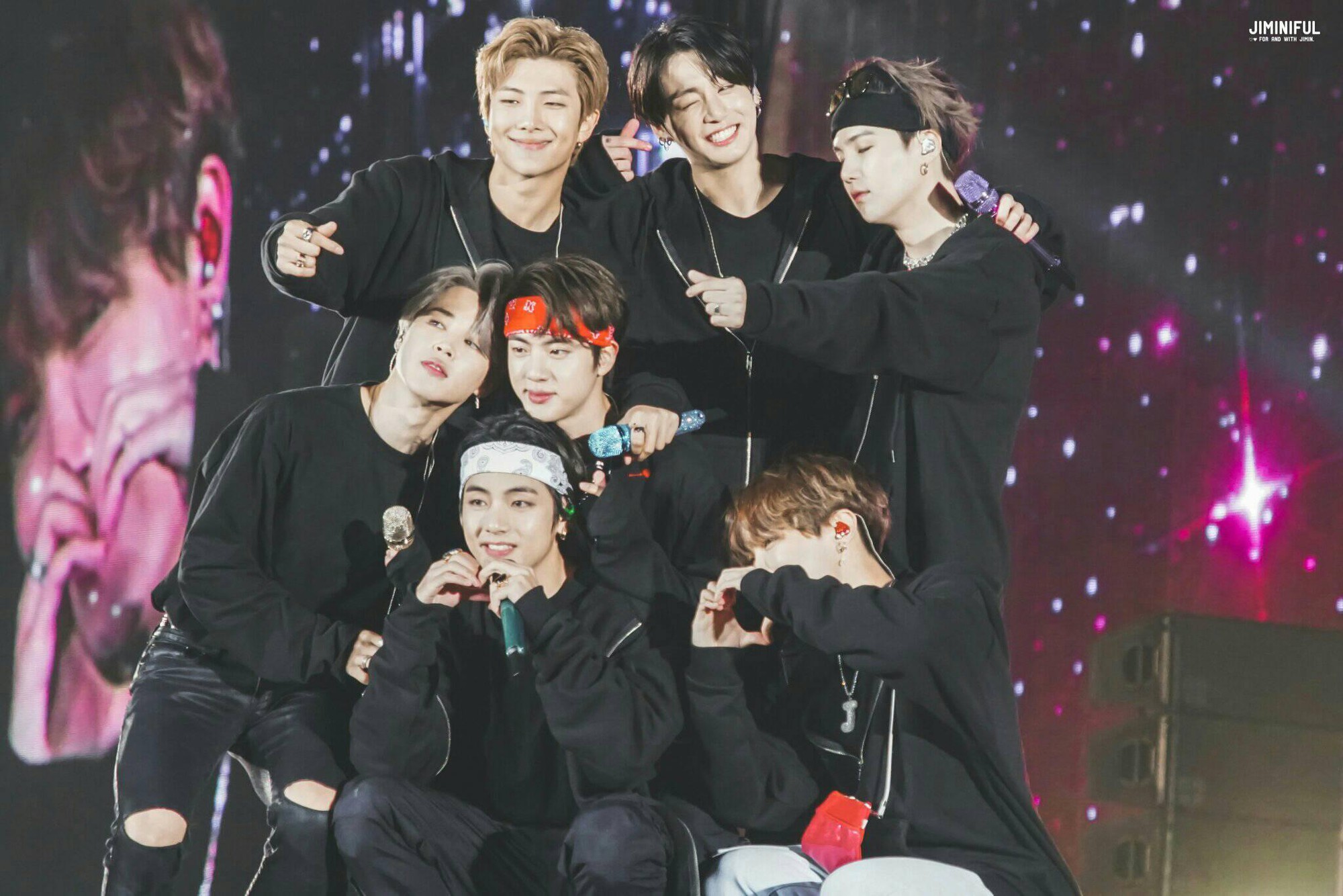 Fan rưng rưng nhớ về hình ảnh fanmeeting với chỉ vỏn vẹn 32 fan tham dự ...