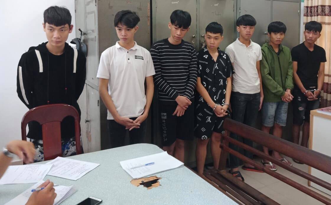 Nhóm côn đồ nhí 2K chém nhau kinh hoàng như phim hành động, thiếu niên ...