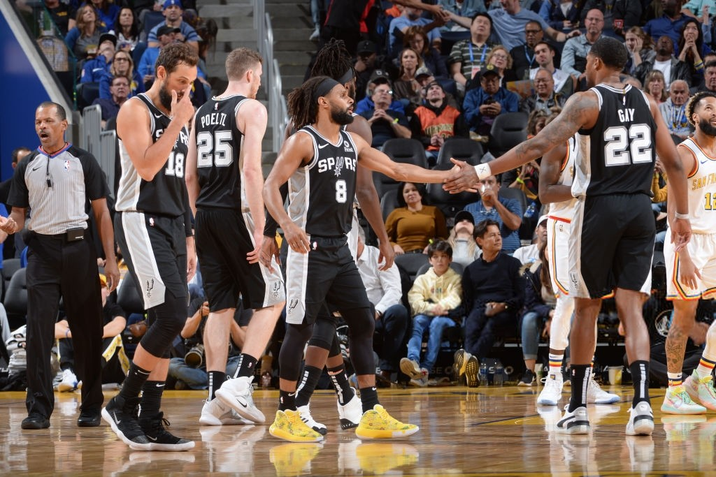 NBA 19-20: Thảm bại trước San Antonio Spurs, Golden State Warriors tiếp ...