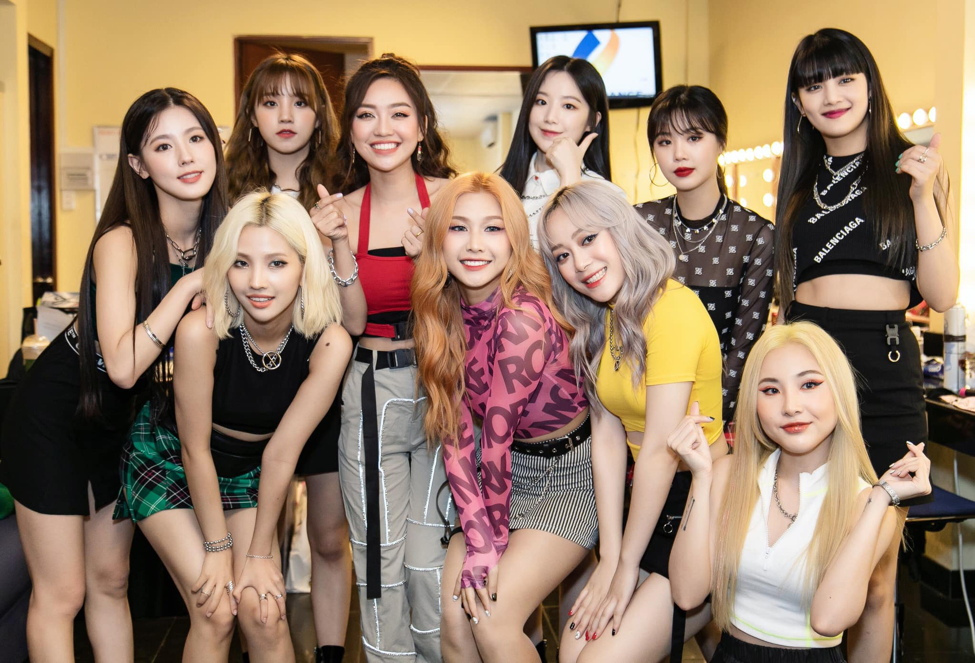 Lip B lần đầu chung khung hình với dàn mỹ nhân (G)I-DLE: Tự tin đọ sắc ...