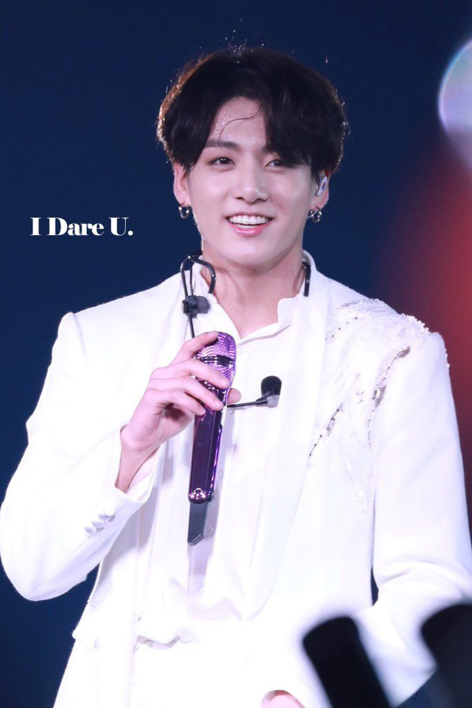 Ý nghĩa đằng sau bộ sưu tập micro 7 sắc cầu vồng của BTS