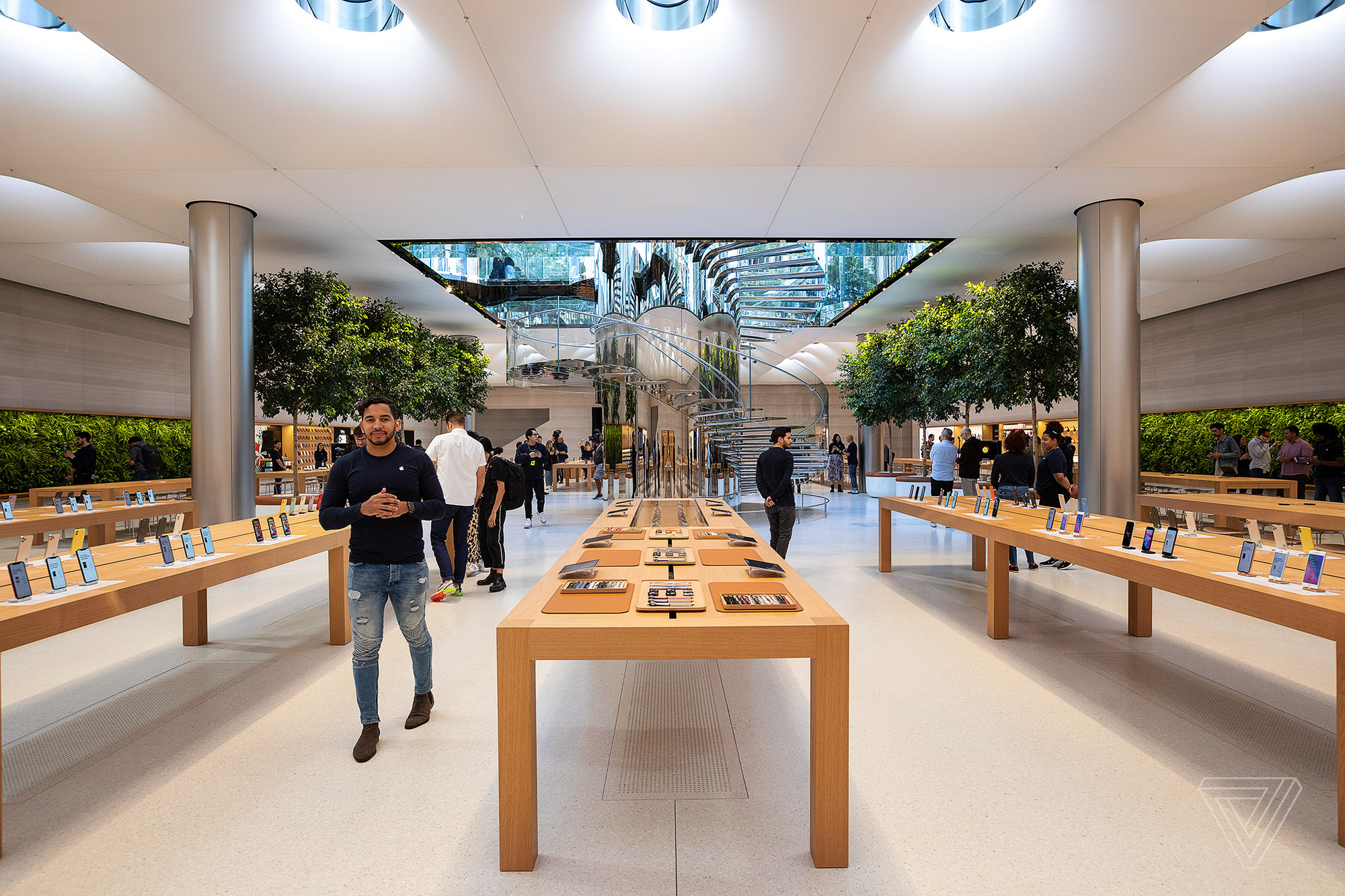 Vẻ đẹp gây nghiện của Apple Store "chất" nhất thế giới: Kiệt tác dưới ...