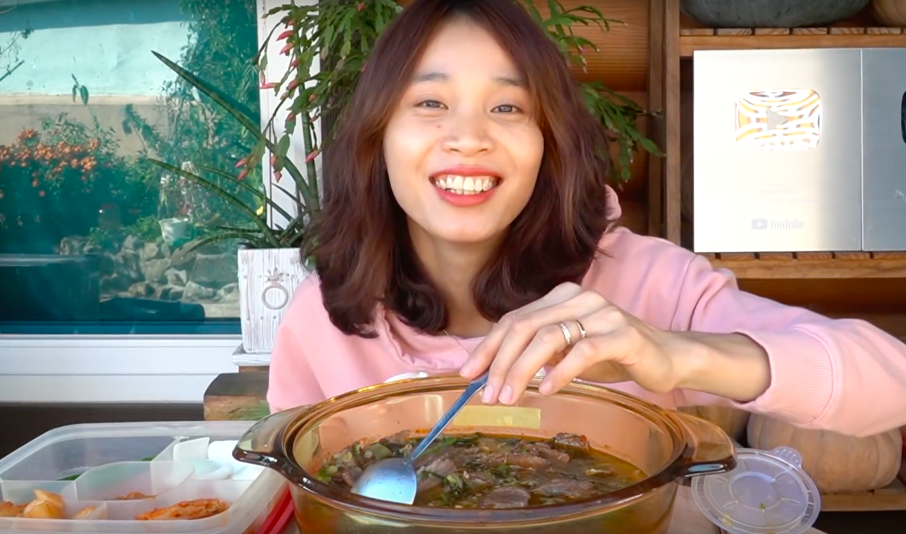 Top 5 Youtuber Việt kiều đình đám nhất: Tất cả đều là channel ẩm thực, Quỳnh Trần JP đã có đối ...