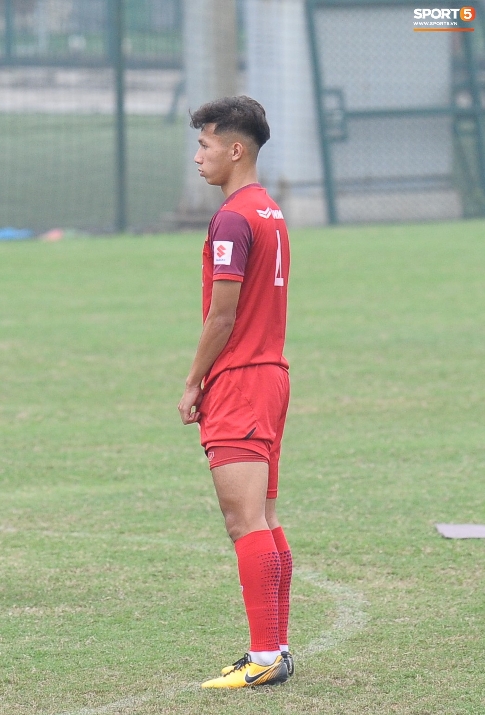 Nguyễn Văn Đạt: Trung vệ của U23 Việt Nam vô cùng điển trai và nghệ sĩ