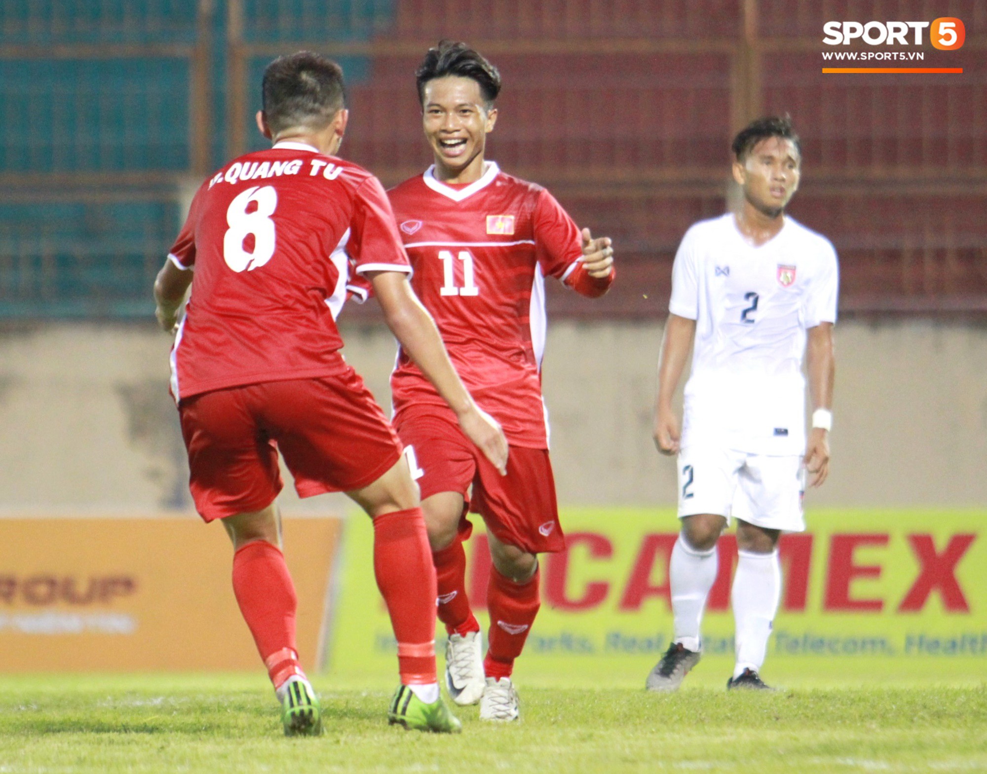 U19 Việt Nam 2-1 U19 Myanmar: "Tiểu Công Phượng" tỏa sáng
