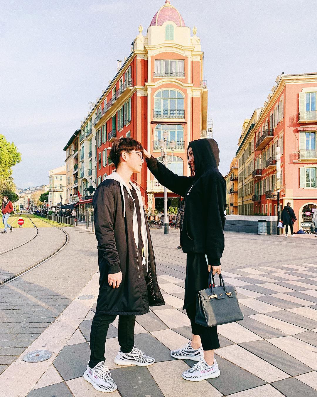 Hội em trai "có tất cả" của người nổi tiếng: Đã giàu có, chất lừ lại ...