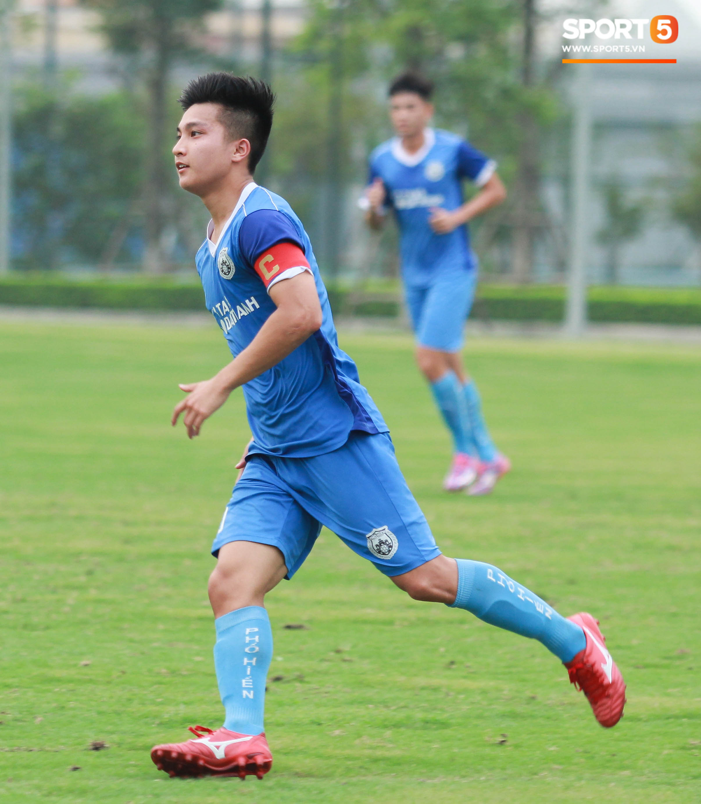 Martin Lo: Từ bỏ cơ hội chơi bóng tại A.League trở về Việt Nam với ...