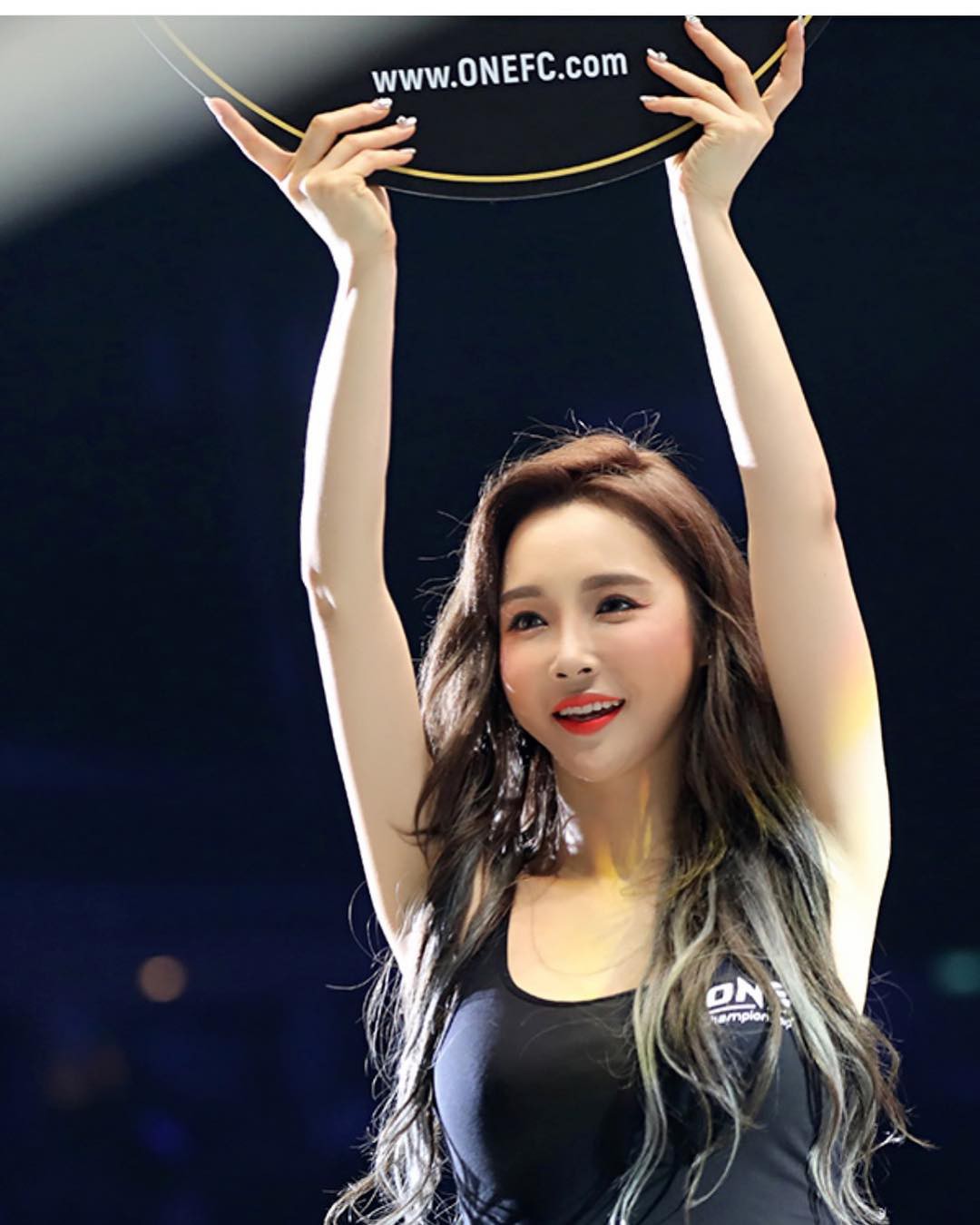 Bật mí về Ring Girl "vạn người mê" Lee Jina: Từng là nhân viên ngân ...