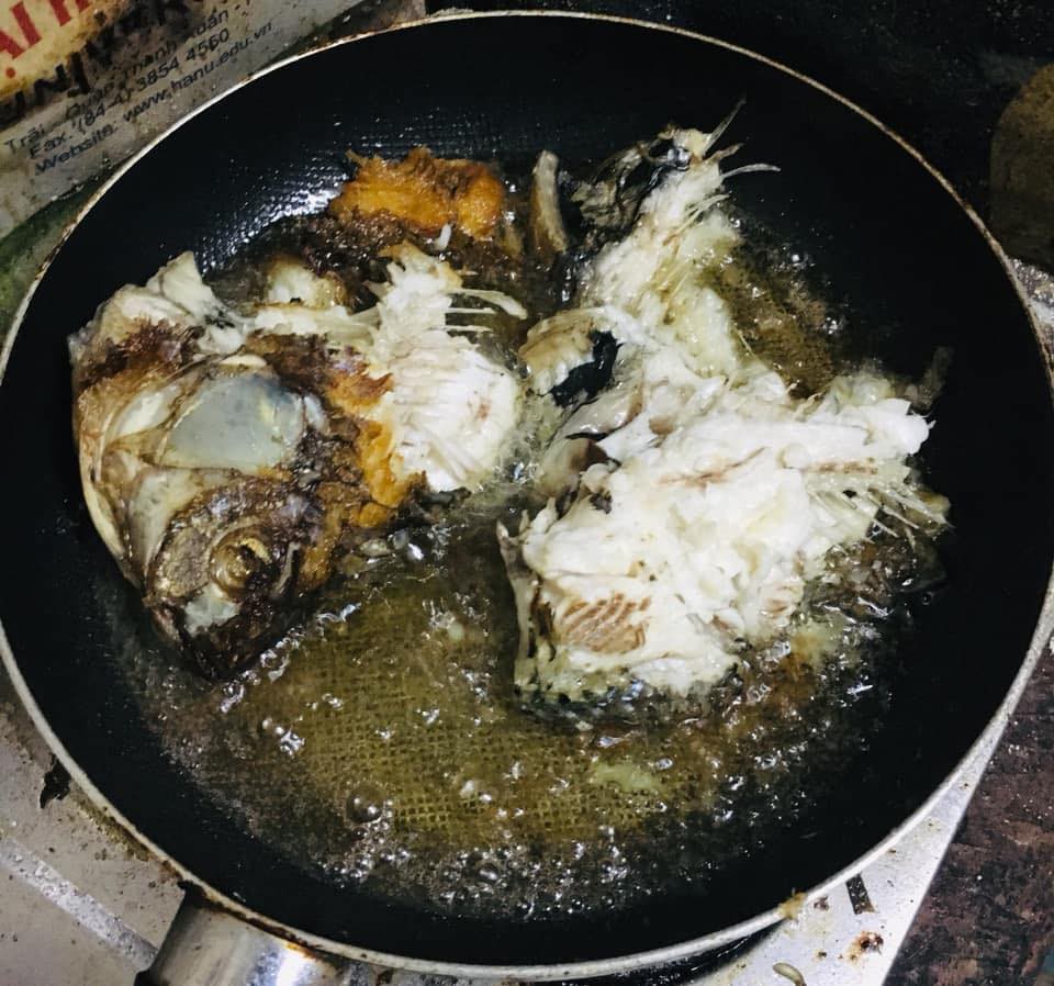 "Siêu phẩm" cá rán nát nhừ khiến dân mạng không khó như mẹ chồng cũng ...