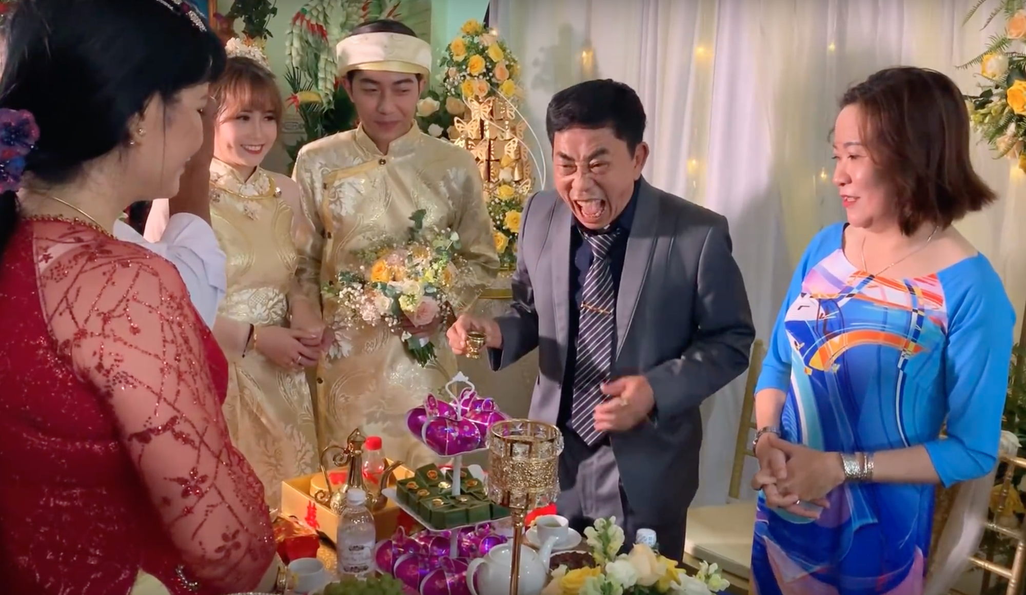 Cris Phan đăng clip cưới cười không ngậm được miệng, dân tình choáng ...