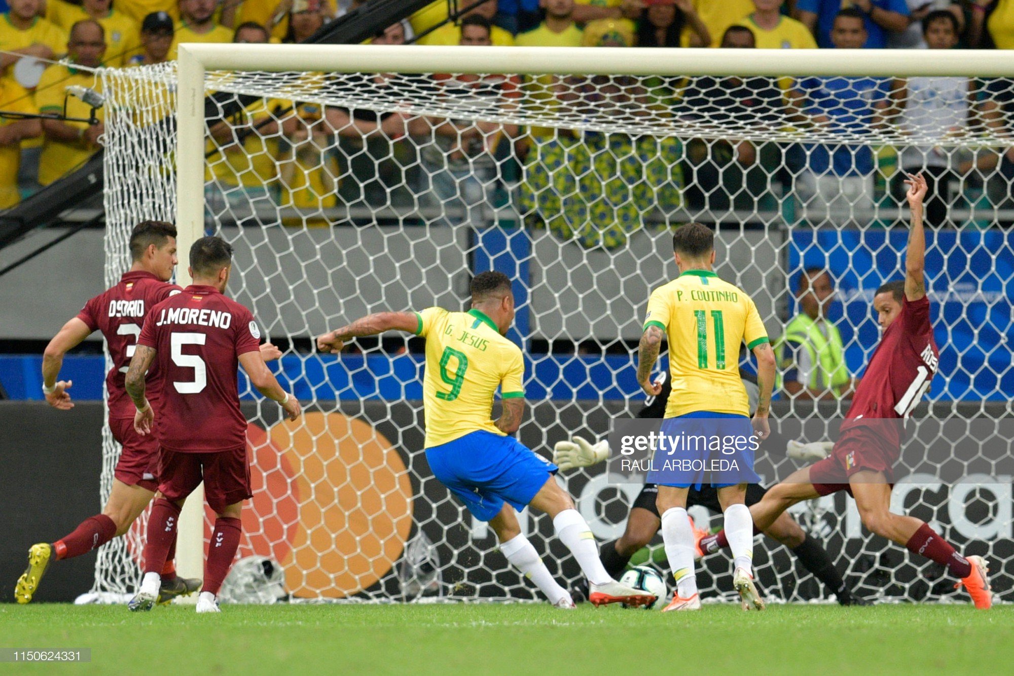 Có đội bóng nào đen đủi hơn tuyển Brazil hôm nay: 3 lần ăn mừng hụt để ...