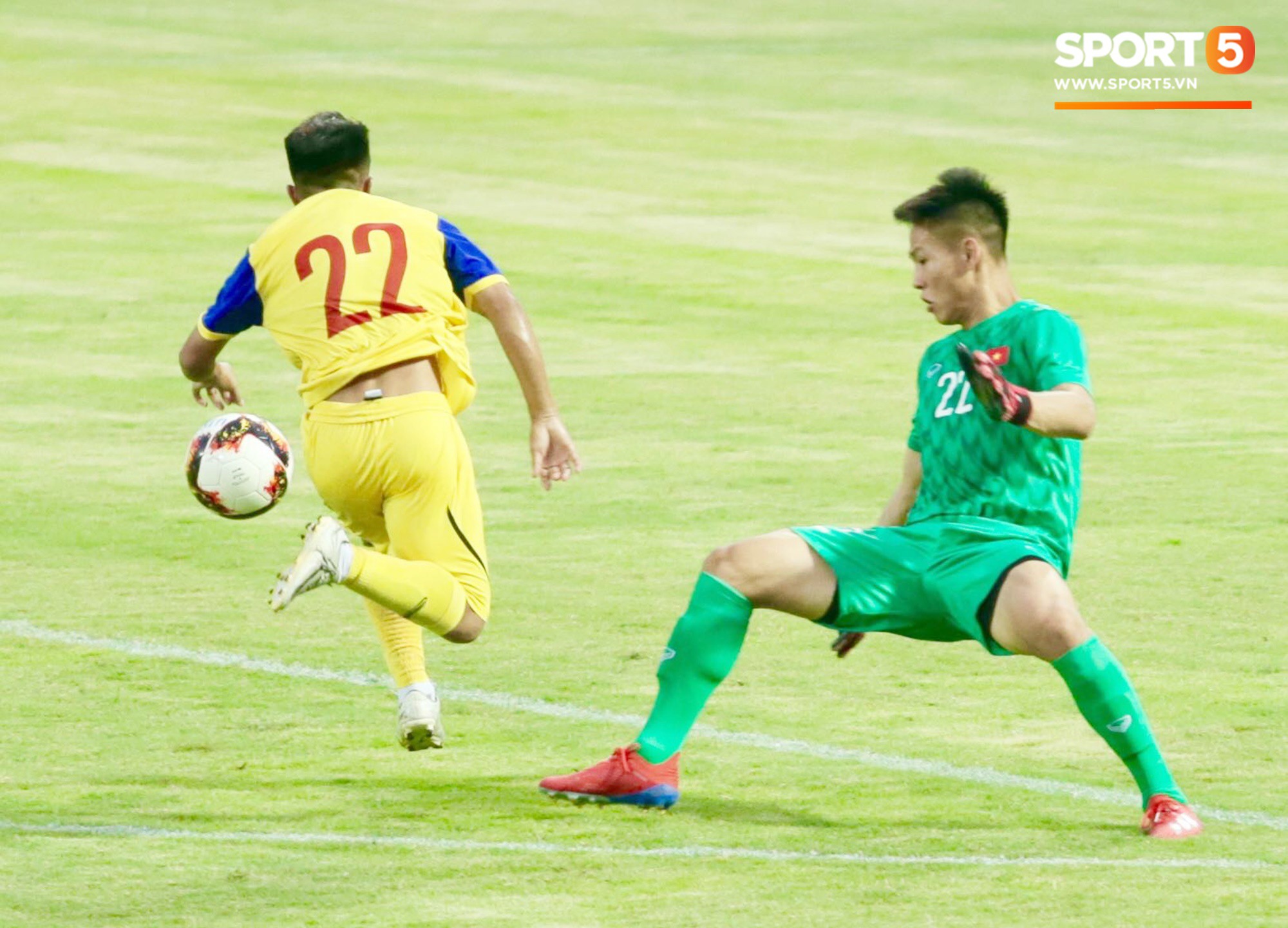 U22 Việt Nam giành chiến thắng vất vả trước đàn em U18