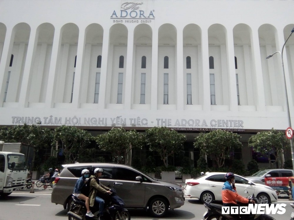 Thêm đám cưới có khách nghi bị ngộ độc sau khi dự tiệc ở Adora Center