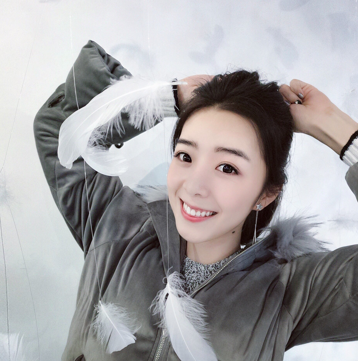 Ngắm vẻ đẹp không tì vết của Candice: Nữ thần làng game vừa gây bão ...