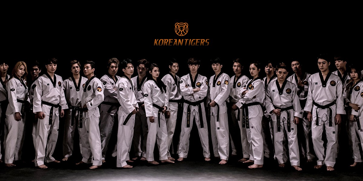 K-Tigers bất ngờ "upgrade" thành nhóm nhạc thần tượng, thế này thì ...