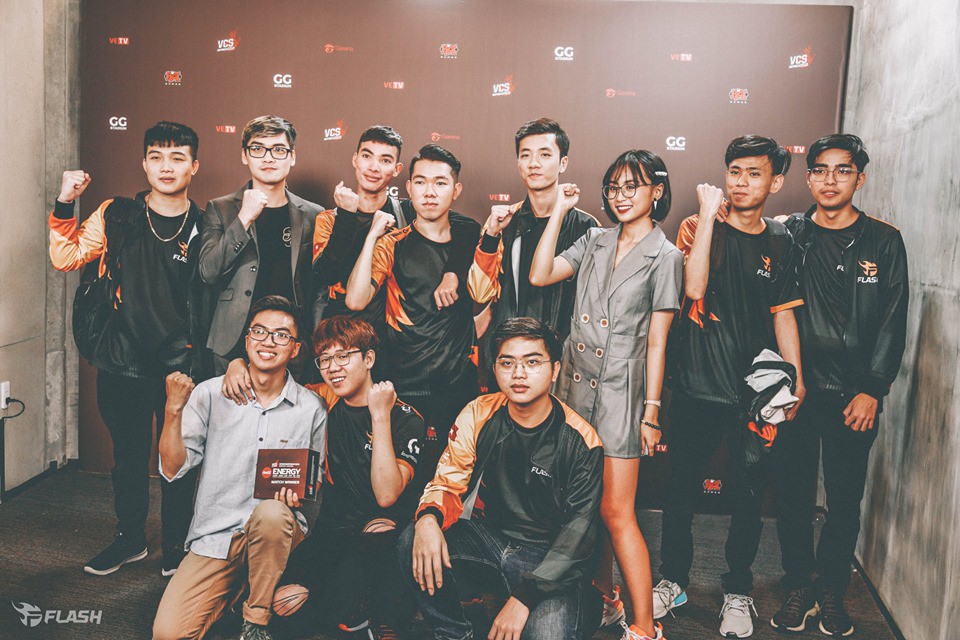 Điều gì khiến đại chiến giữa GAM Esports và Team Flash trở thành trận ...