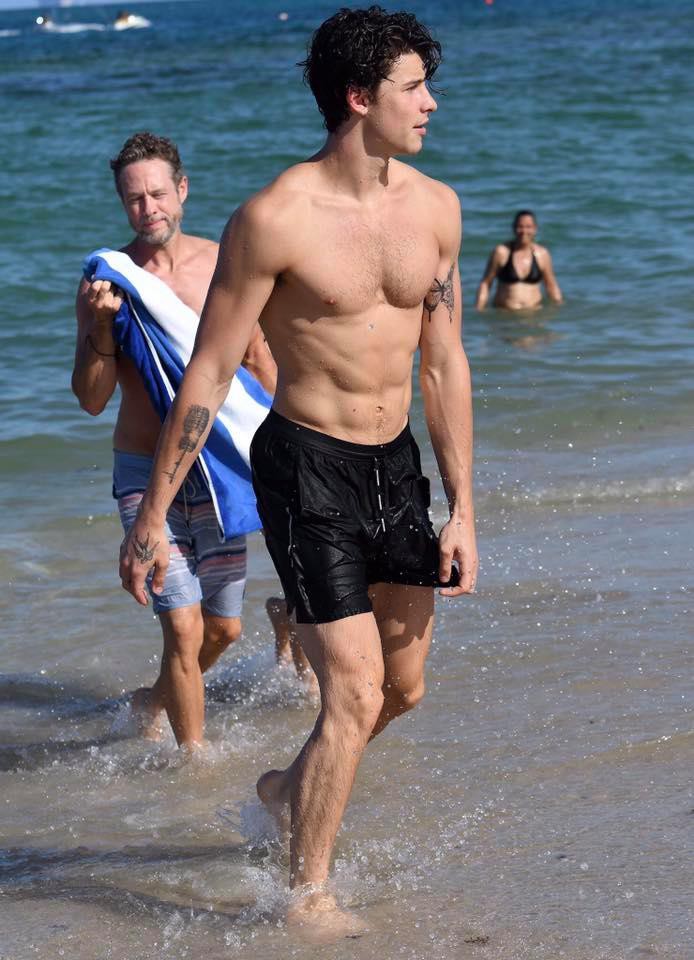 Ảnh Shawn Mendes khoe body cực phẩm gây bão: Đâu cần PR chiêu trò, thế ...