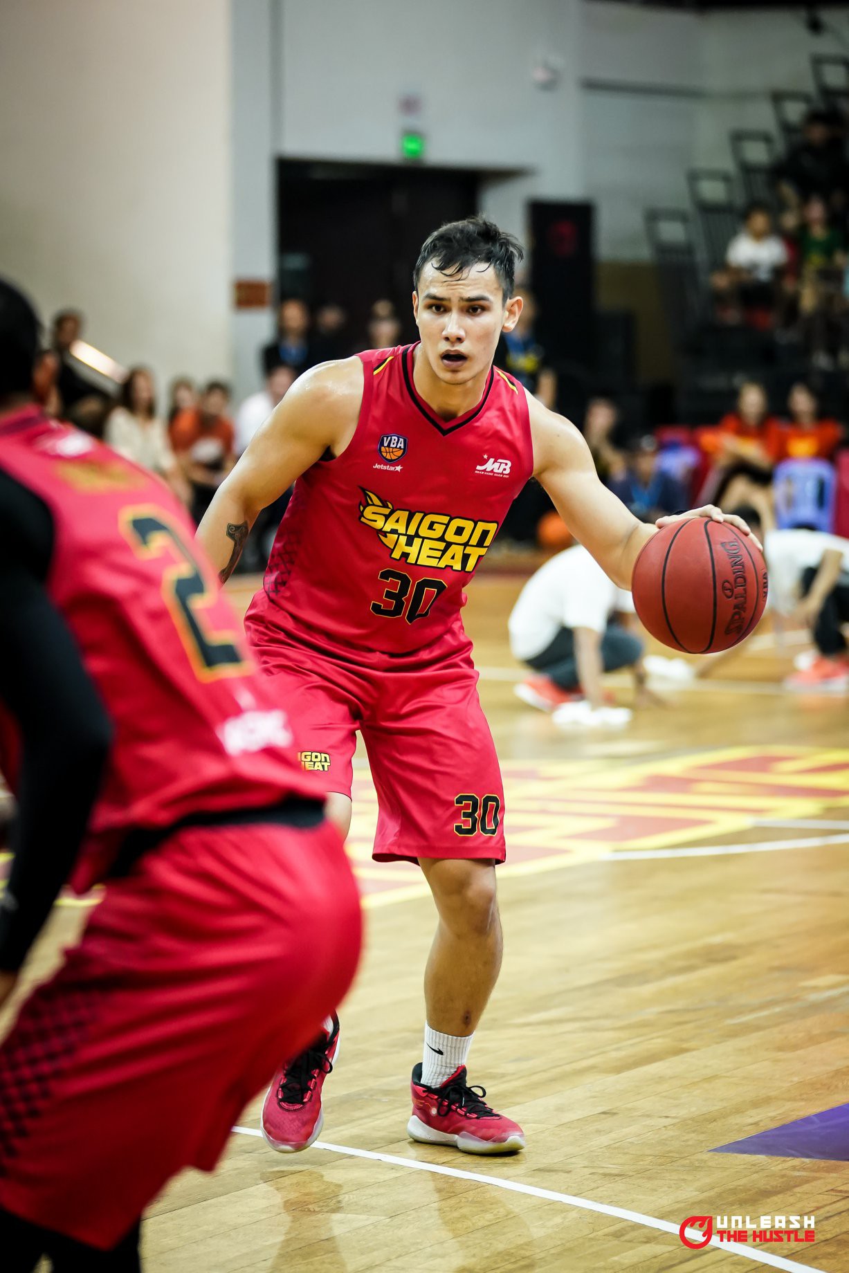 Tim Waale và câu chuyện về người anh hùng thầm lặng trên sân bóng rổ