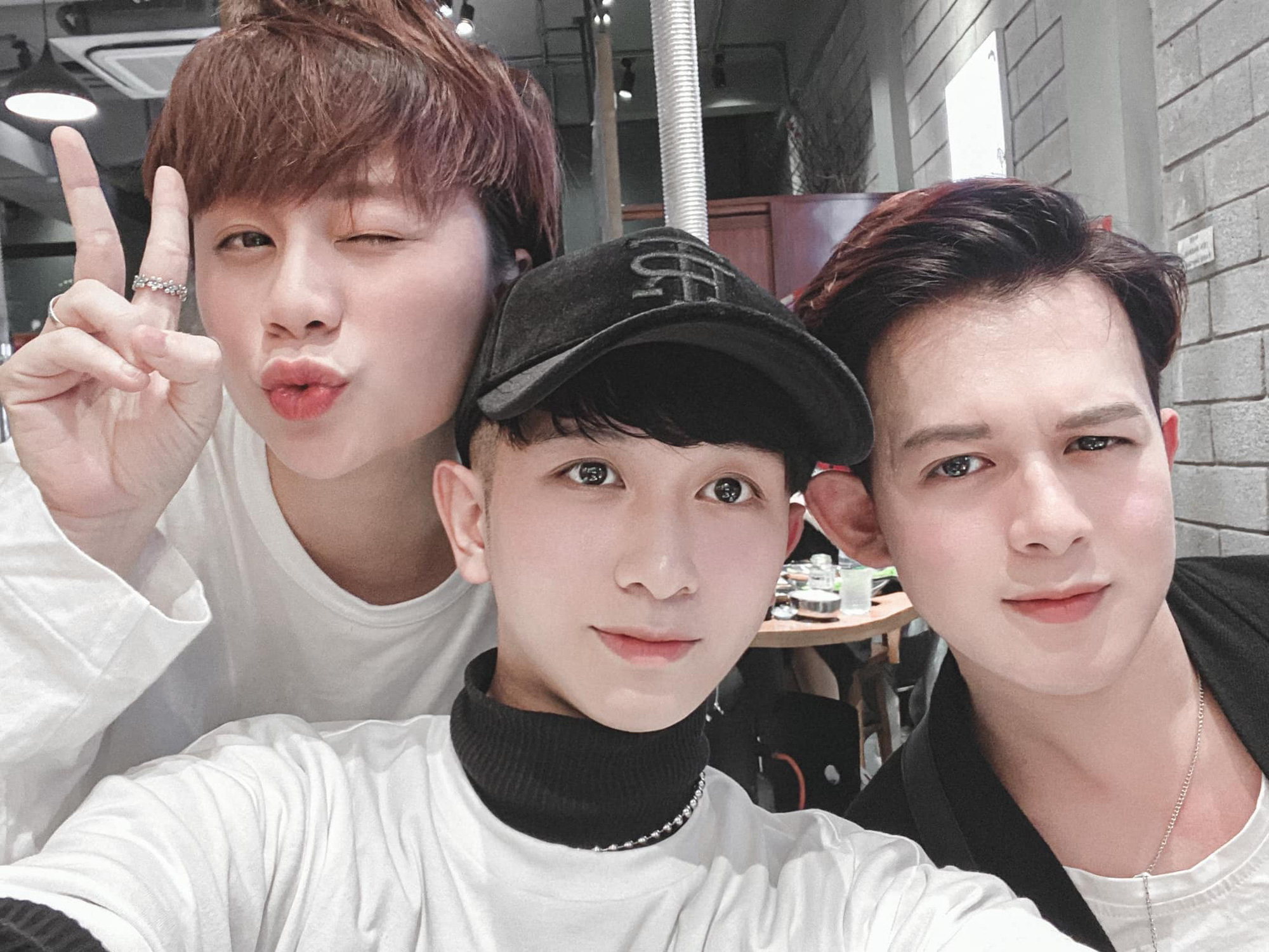 Hội bạn thân Bảo Hân, Quang Anh, Đỗ Hoàng Dương khoe ảnh tụ tập cuối ...