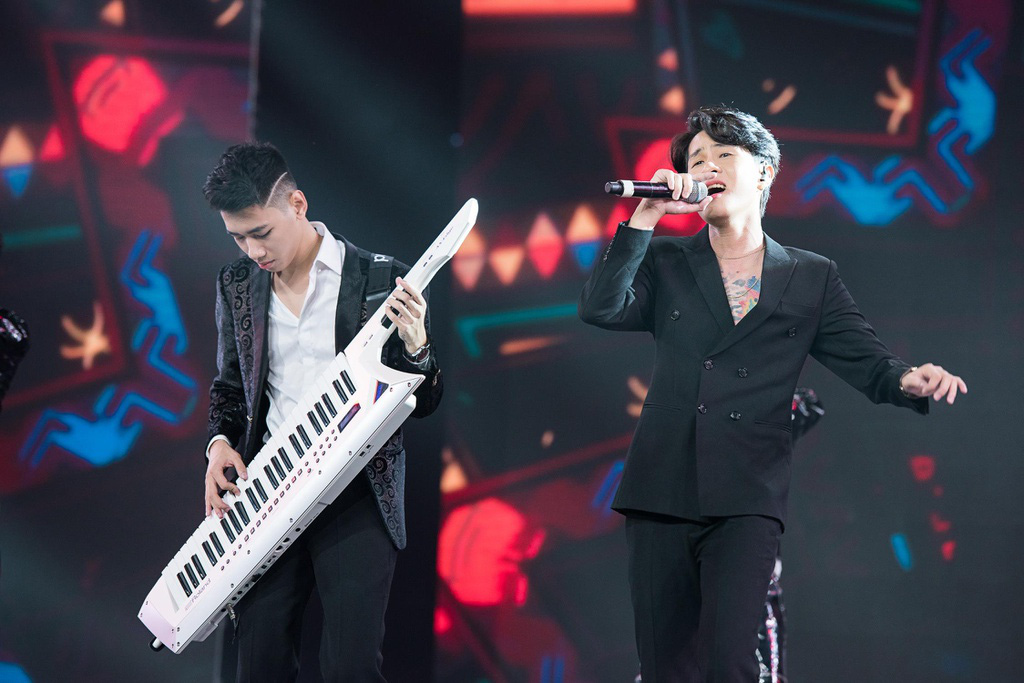 K-ICM hiếm hoi chia sẻ khoảnh khắc biểu diễn 1 mình sau loạt ồn ào ...