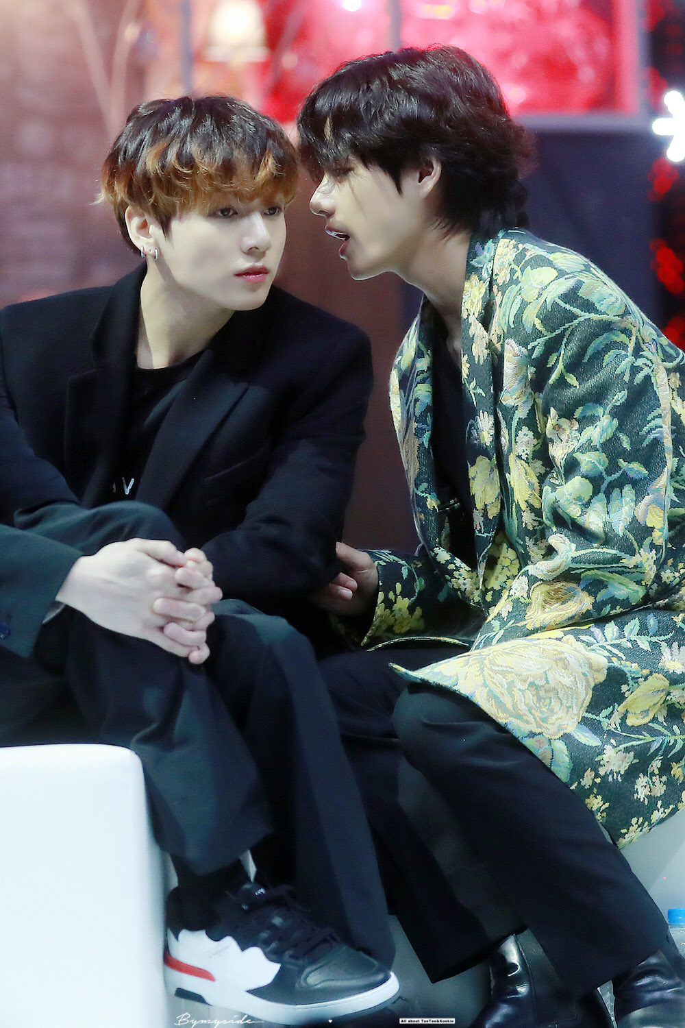 Khoảnh khắc gây sốt tại Grammy Hàn Quốc: Jungkook và V (BTS) làm gì ...