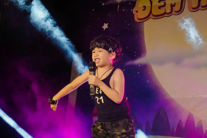 Rapper Piggy 8 tuổi ra MV Cho Con Đi Về vì không hiểu sao chơi Trung ...