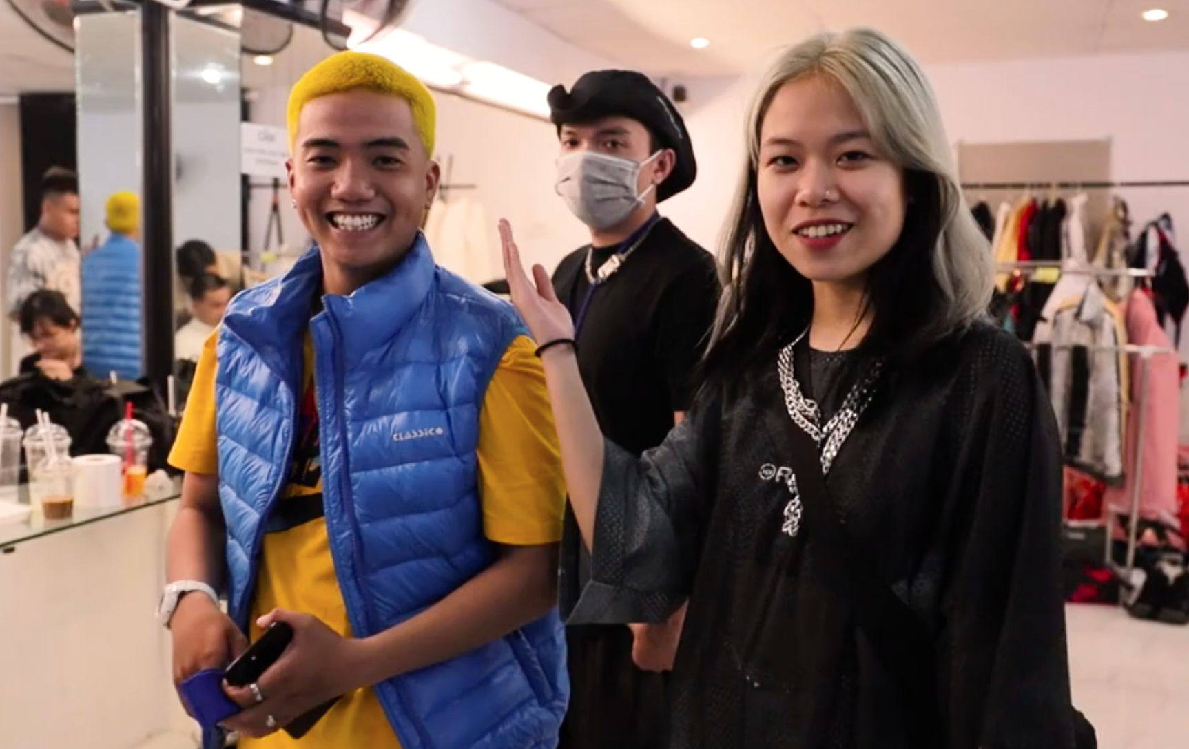 Tlinh - MCK ôm nhau kề má tình cảm phát hờn trong hậu trường Rap Việt!