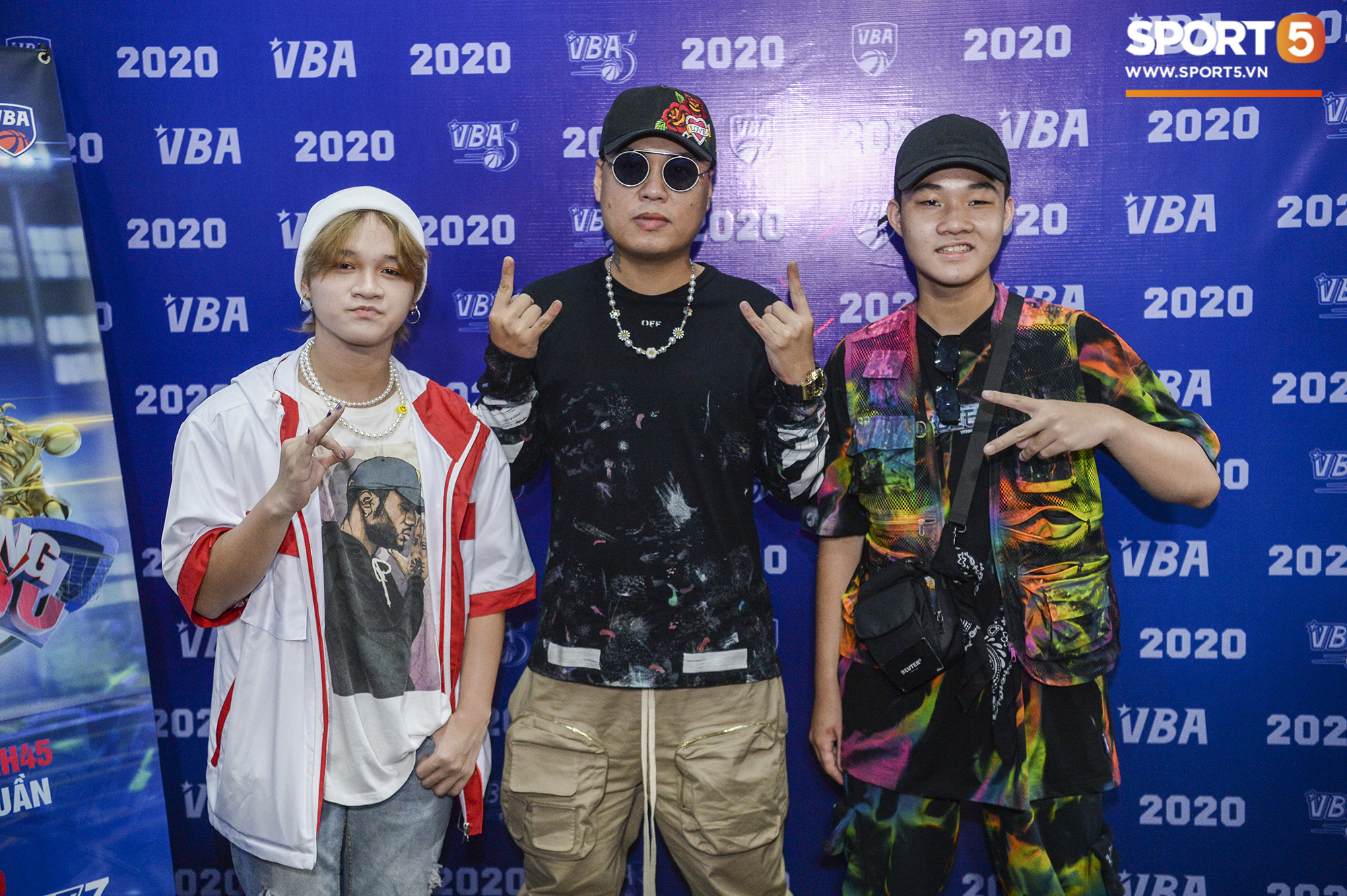 Rapper LiL Knight khiến fan thích thú với dáng ném bóng rổ cực lạ ...