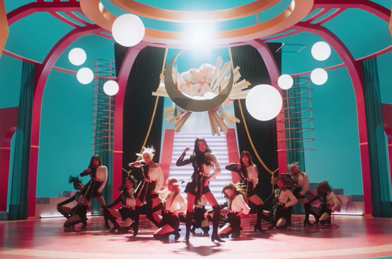 Music Bank ưu ái IZ*ONE bất chấp lùm xùm gian lận, netizen "mỉa mai ...