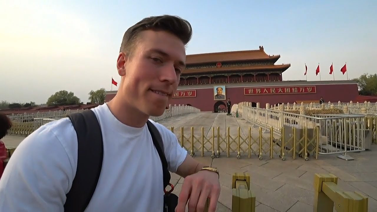 Streamer điển trai phát hoảng khi bị động đất ngay trên sóng stream