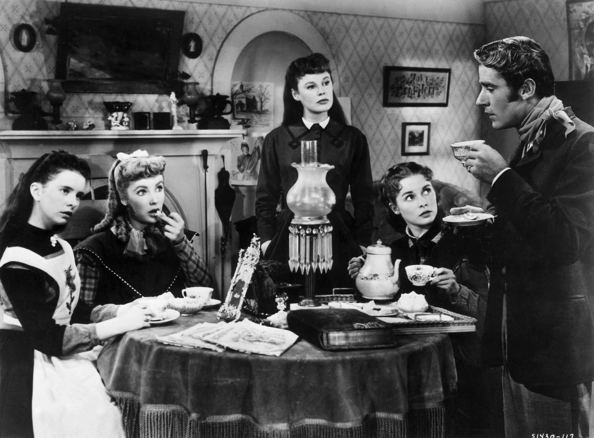 Giải mã ý nghĩa cái kết của tác phẩm lọt đề cử Oscar "Little Women"