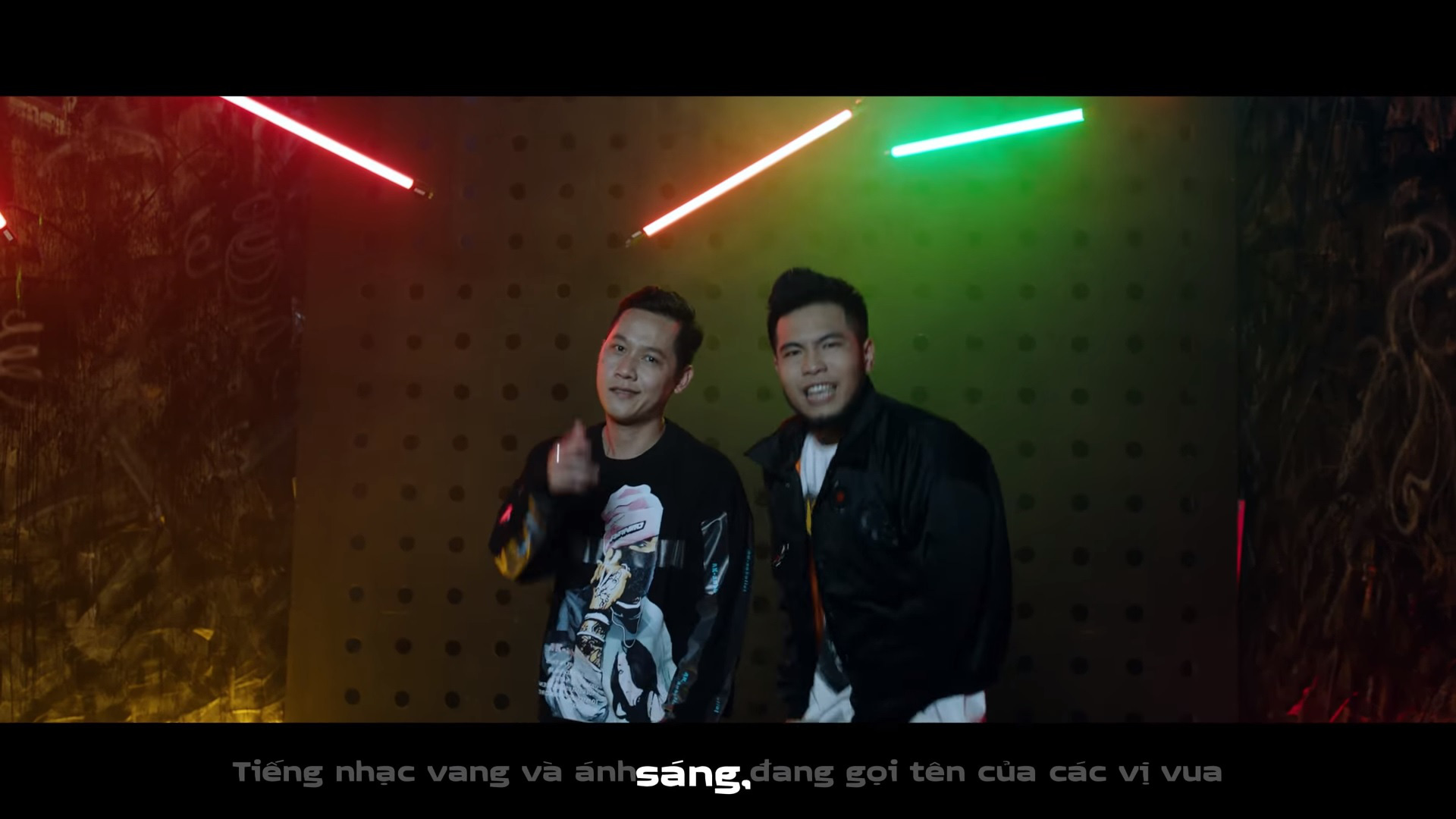 Rapper Phúc Du bất ngờ góp mặt trong MV về game LMHT cùng nhiều cái tên ...