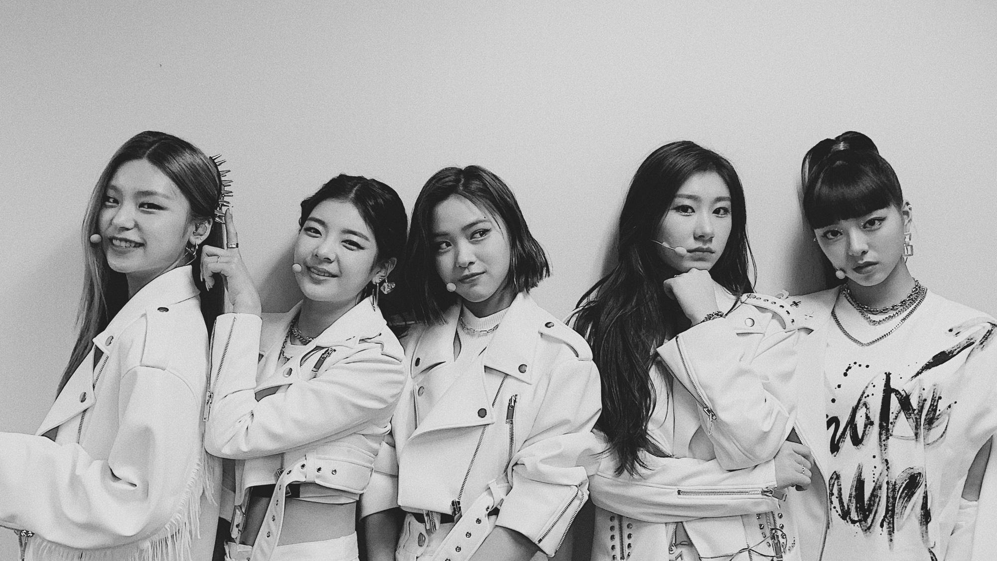 ITZY lấy lại phong độ live như nuốt đĩa, nhưng main dancer lại phải hát ...