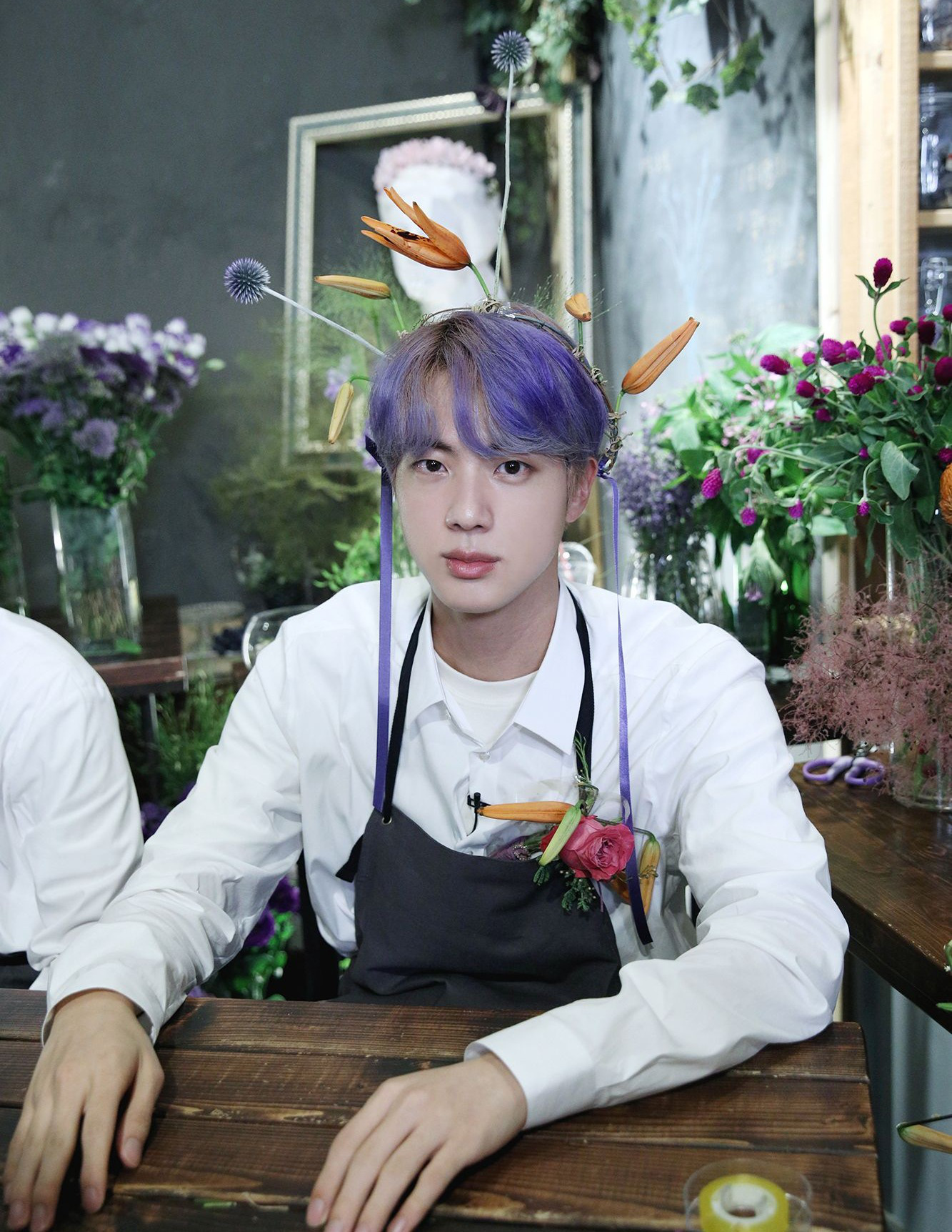 Chủ tiệm hoa mắc lỗi thông tin về BTS khi quay show, cách các thành ...
