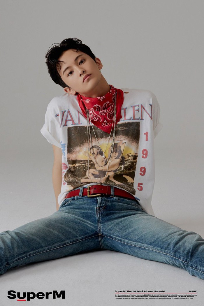 Thương cho fan của chàng rapper nhà SM phải mua album chóng mặt