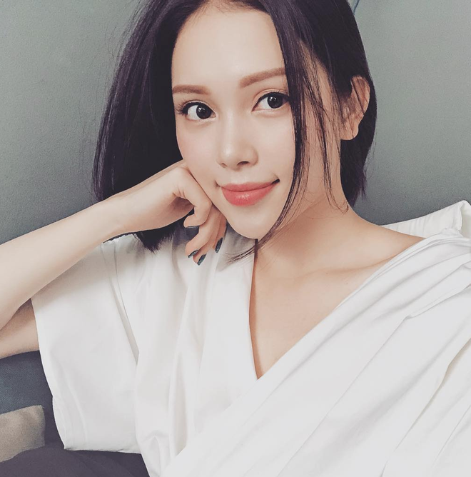 Linh Rin khoe mặt mộc, dáng thon chuẩn 10 điểm hậu rạn nứt với thiếu ...