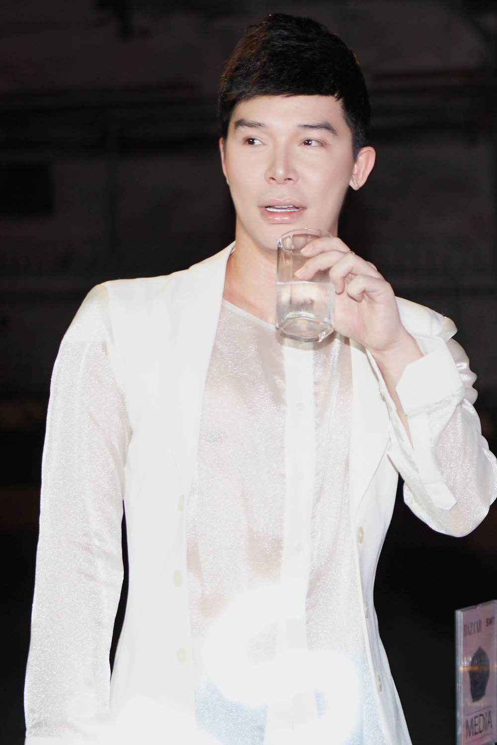 Chỉ một hành động nhỏ, Nathan Lee đã tiết lộ mối quan hệ với Thu Hoài ...