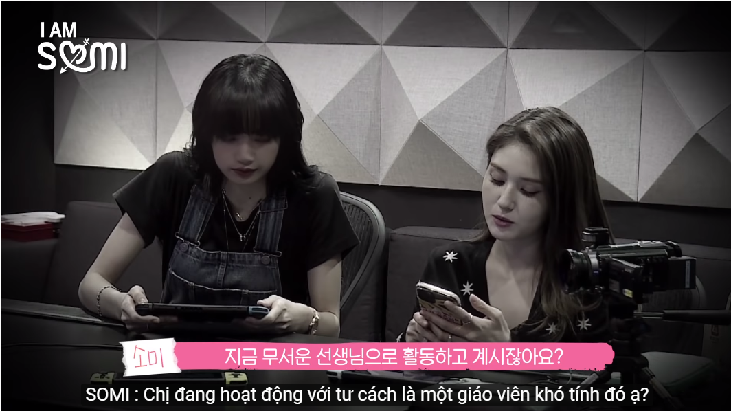 Lisa (BLACKPINK) khiến Somi "căng thẳng" khi nhận xét vũ đạo comeback