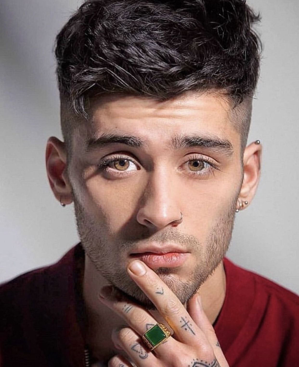 Viễn cảnh con nhà Gigi - Zayn ra đời: Bố mẹ, dì Bella, Taylor đến cả ...